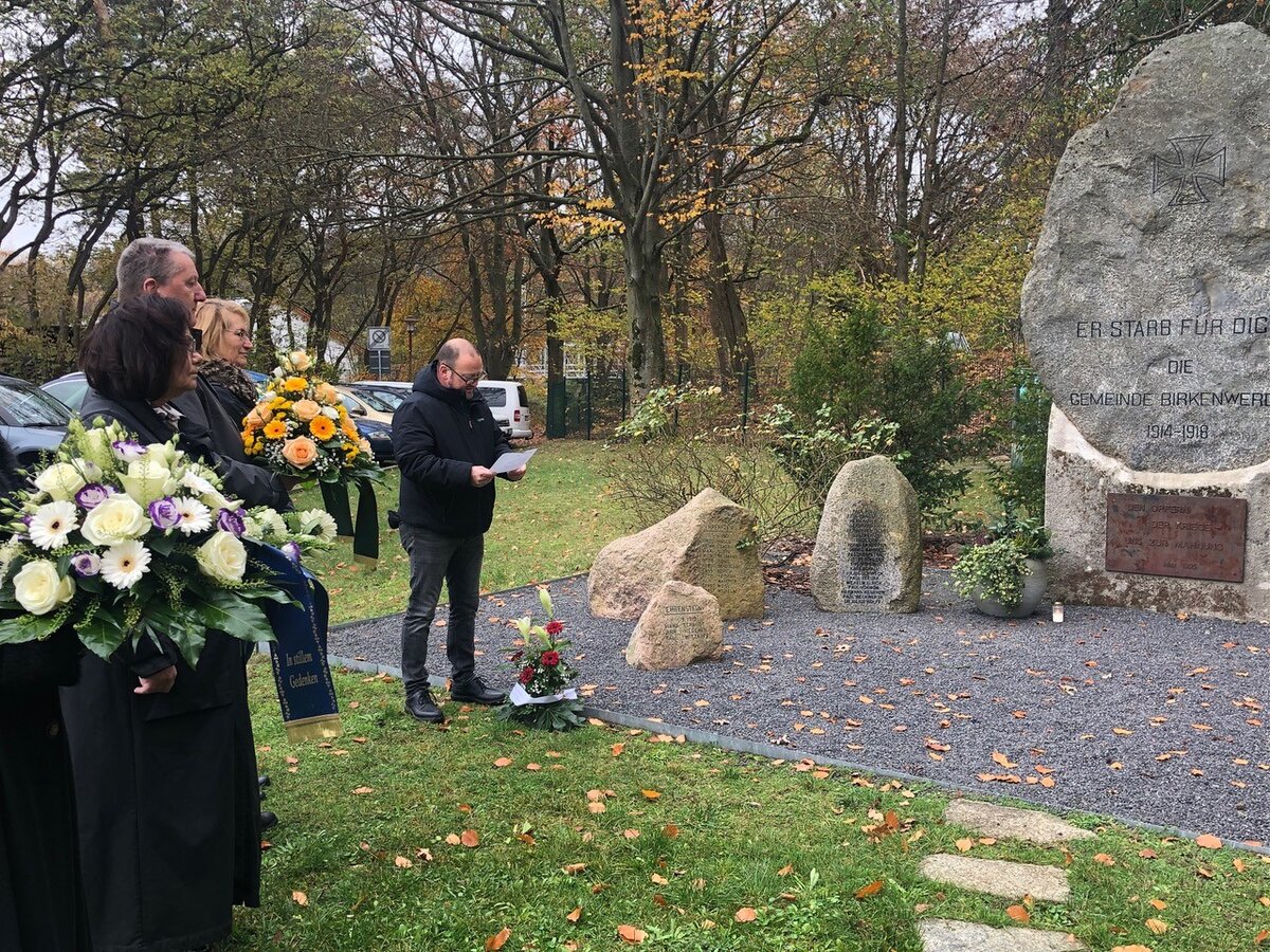 Birkenwerder gedenkt am Volkstrauertrag der Opfer von Gewalt und Krieg